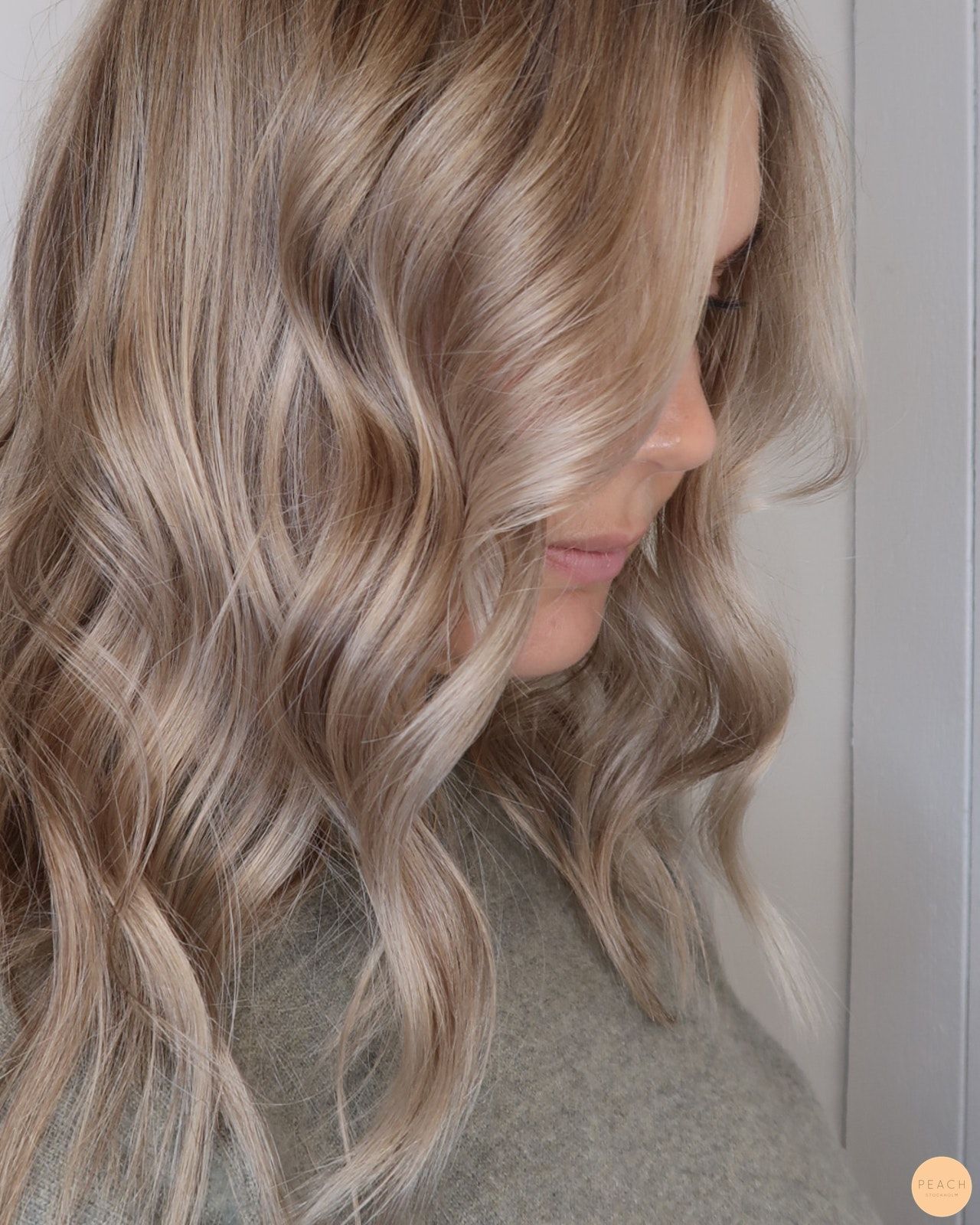 Cabelo loiro bege: dicas + 30 inspirações para adotar a cor da moda