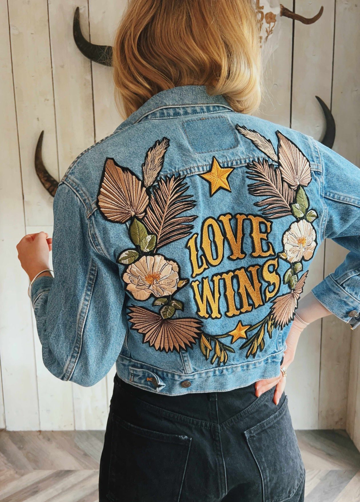 Moda Retrô e Vintage: Reviva o Charme do Passado em Seu Estilo