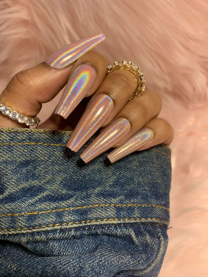 Unhas Cromadas: Como Conseguir o Efeito Espelhado Perfeito