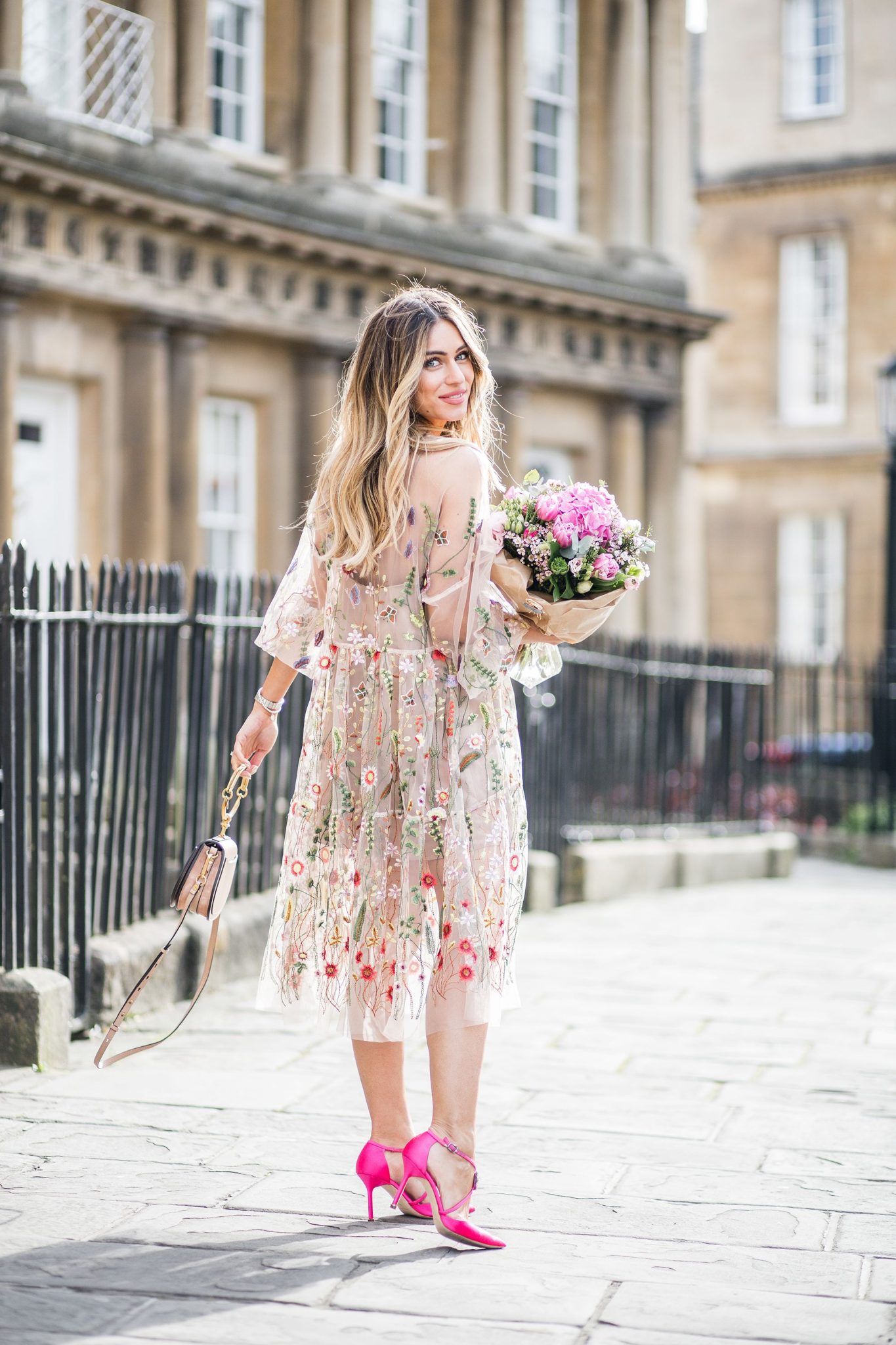 Looks Românticos Irresistíveis: Dicas para Visuais Encantadores