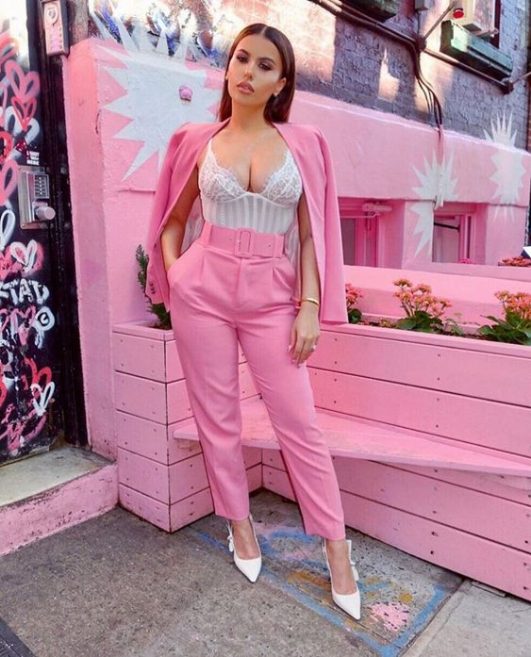 Rosa Barbie Looks: 10 Combinações que Encantam