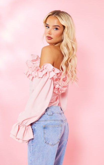 Looks com Rosa Bebê: Guia de Estilo e Tendências para 2025